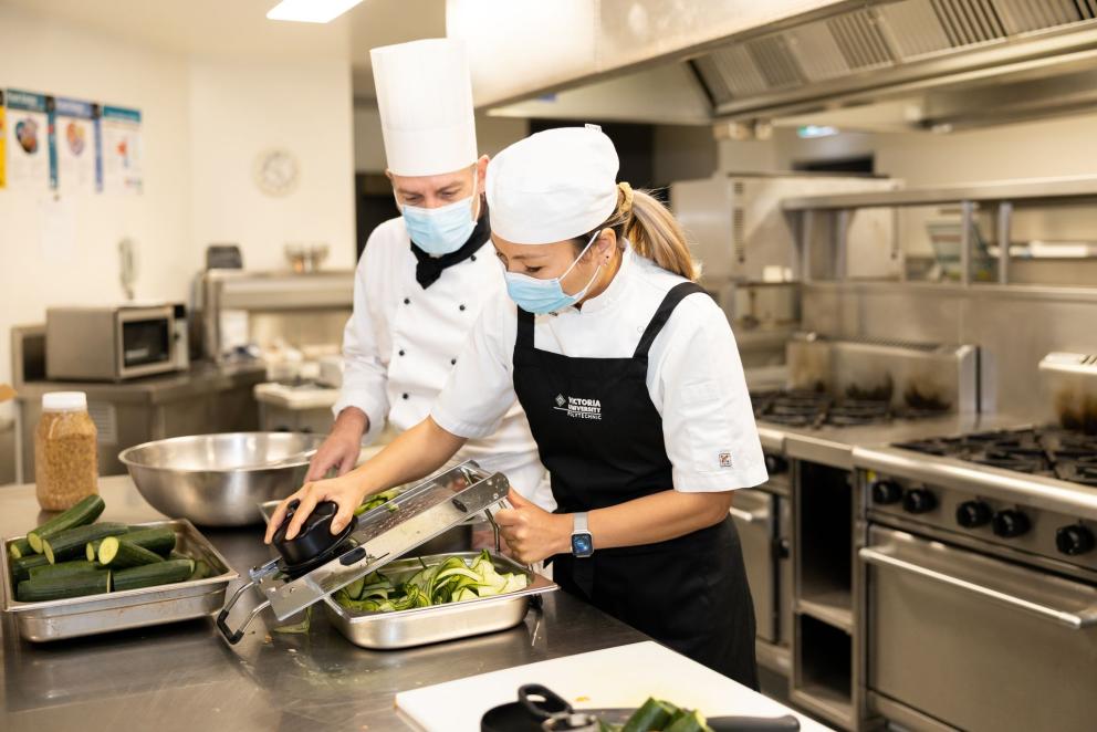 Cookery students say thank you by preparing lunch for vaccination ...