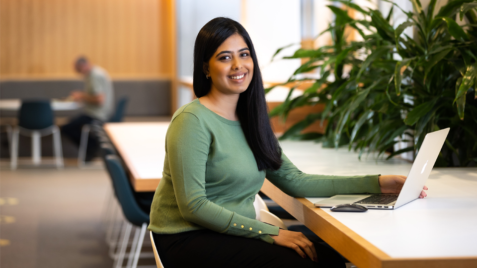 VU Online wins prestigious student engagement award | Victoria University