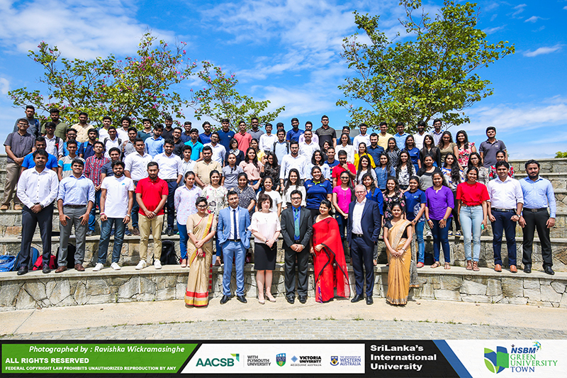 Sri Lankan students embark on a world-class degree | Victoria University